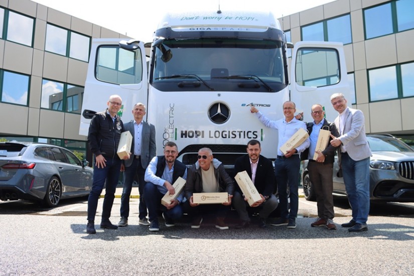 Daimler Truck Česká republika předal tahač návěsů Mercedes-Benz eActros ...