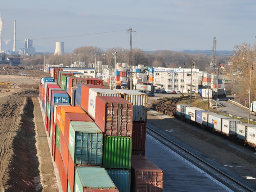 Kontejnerový terminál v Mělníku se letos začne rozšiřovat | Dopravní noviny